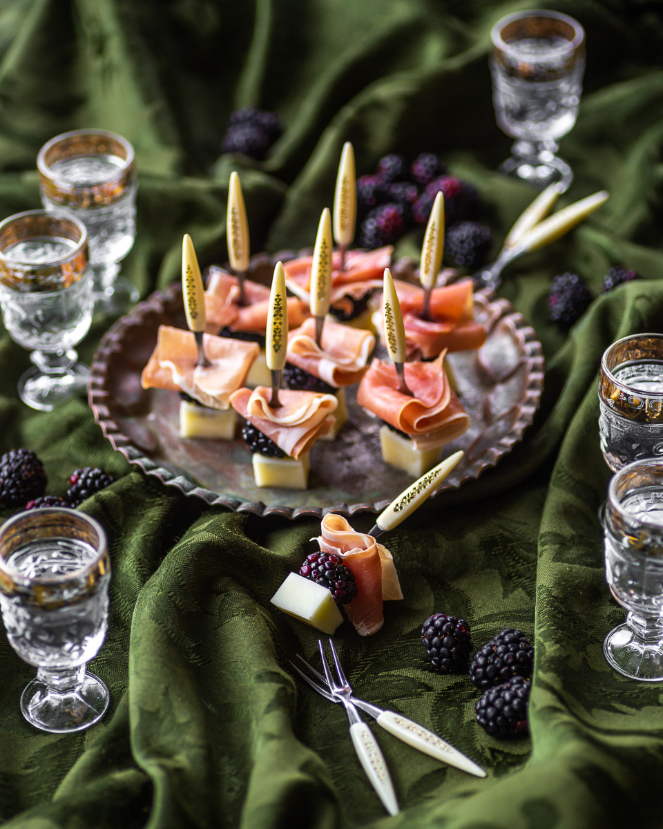 Manchego, Blackberry, and Prosciutto Appetizers – Primal Wellness